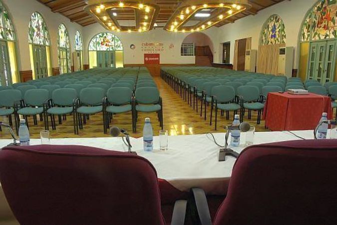 [OFFICIAL®] Comodoro Hotel | Destinations Havana | Cubanacan Hotels